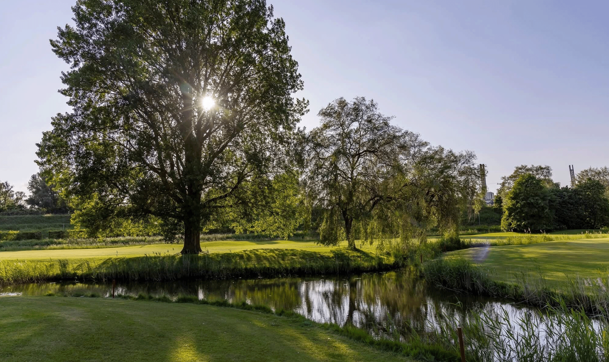 Spela golf till halv geenfee med Golfamore!