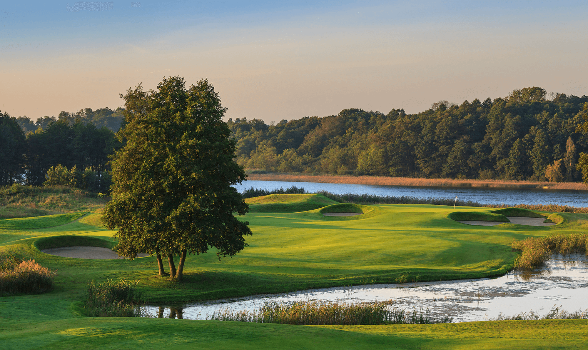 Spela golf till halv geenfee med Golfamore!