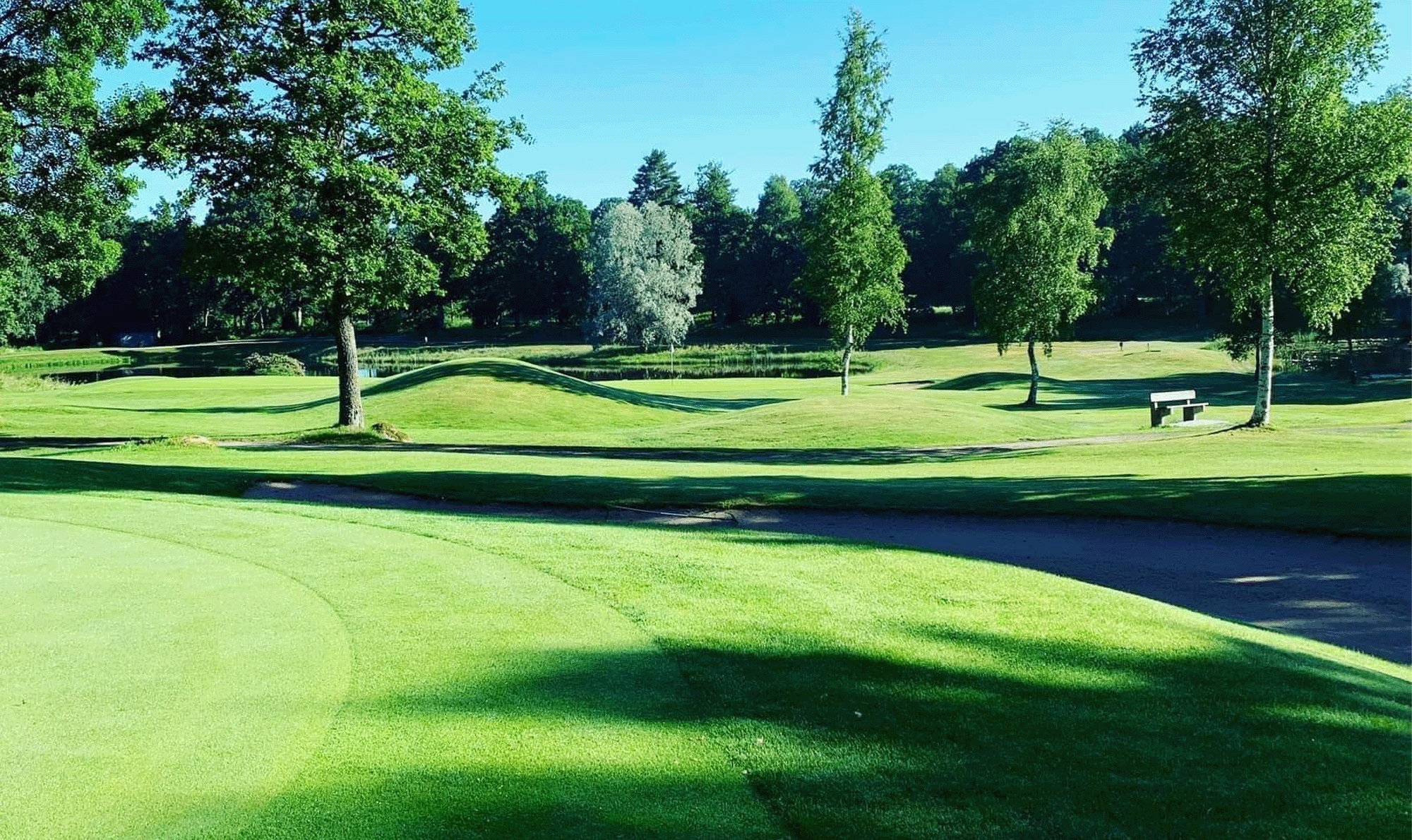 Spela golf till halv geenfee med Golfamore!